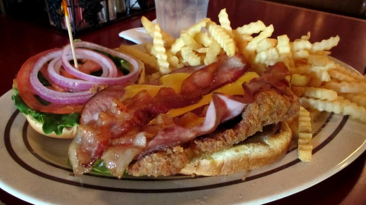 Des Loines: Gasthaus Bar in Cherokee & the Wholly Pig