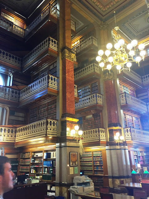 Souvenir Chronicles: DES MOINES, IOWA: STATE CAPITOL BUILDING INTERIOR