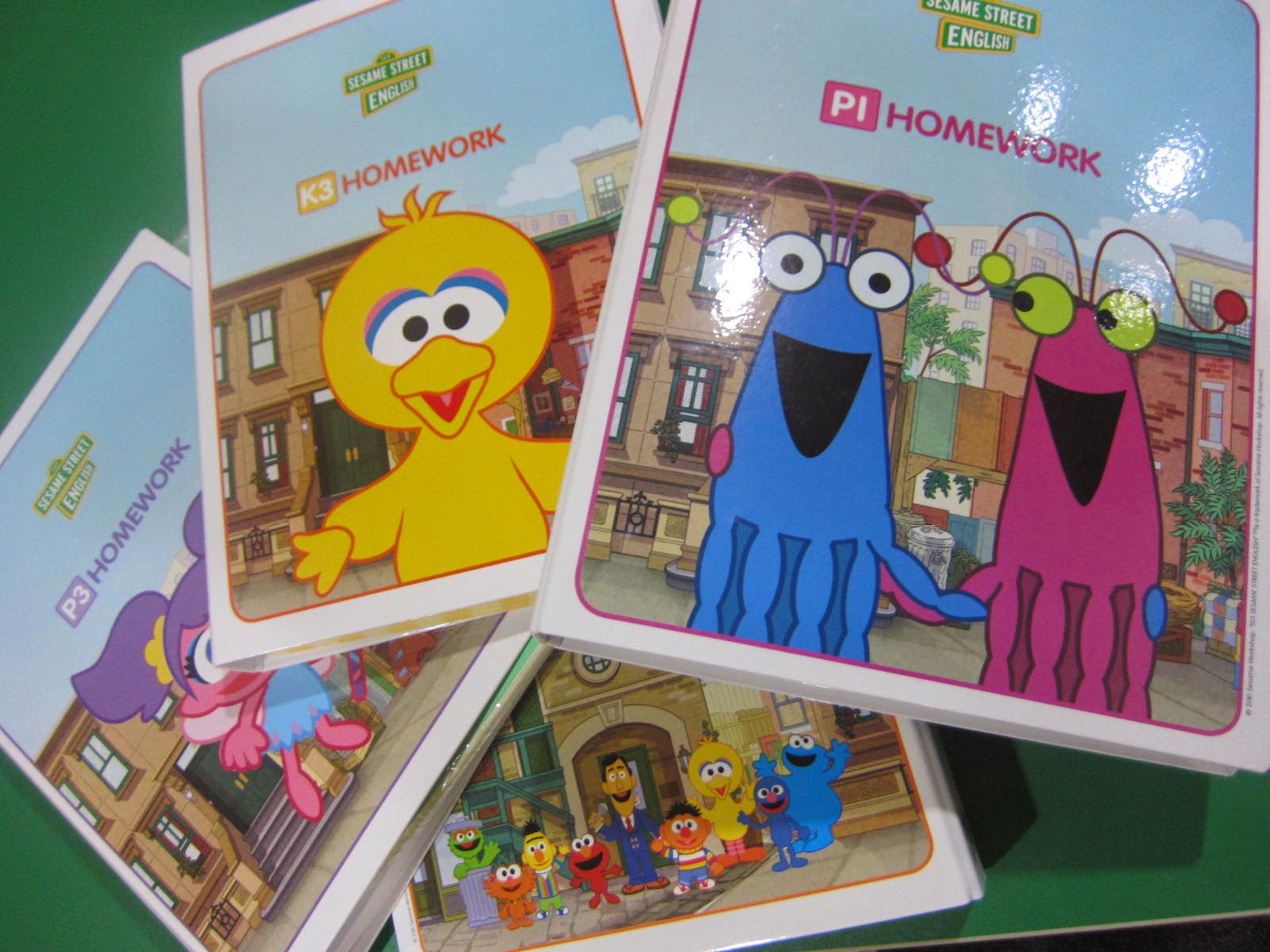 Sesame Street English LetzHop, Memang Seronok Belajar dan Bermain di ...