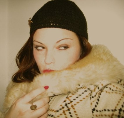 Keryn Thompson – Idol Features