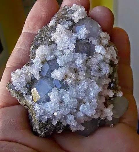 Asociación Mineralógica Aragonito Azul-Área de geología y paleontología ...