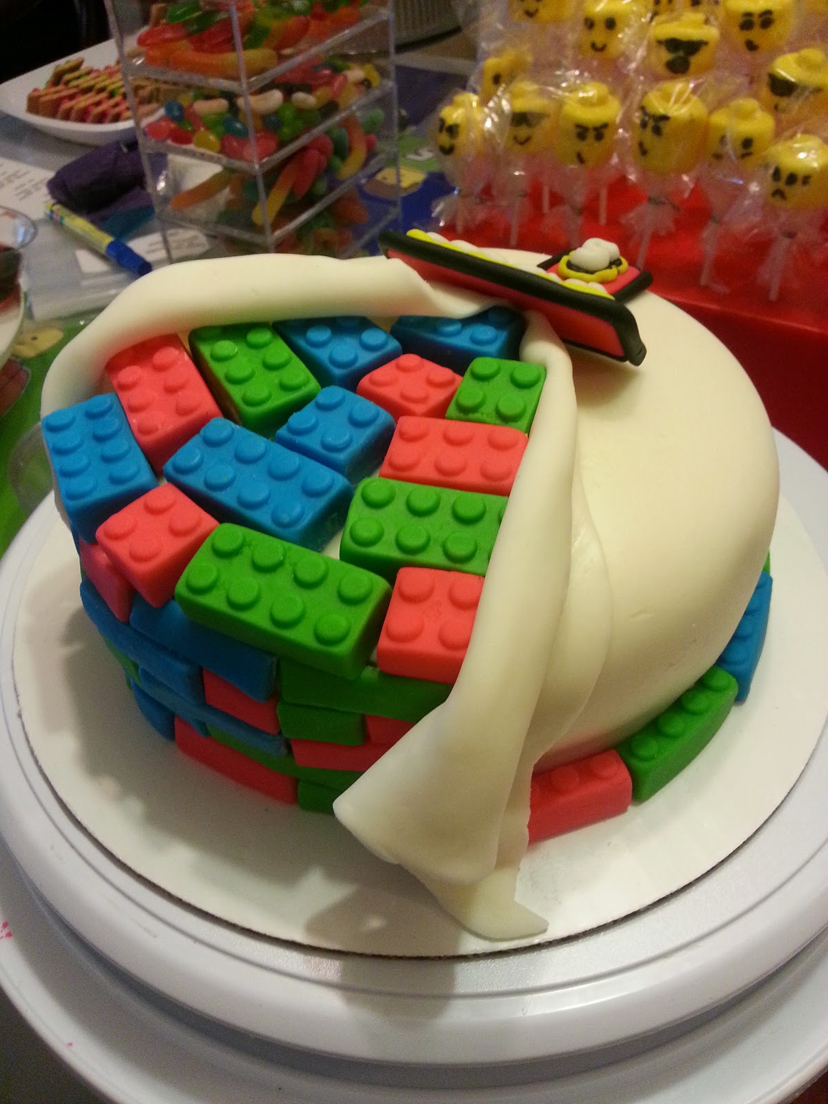 [Swaggy Simple Cakes]: Lego Marshmallow Pops, Lego Cookies and Lego Cake