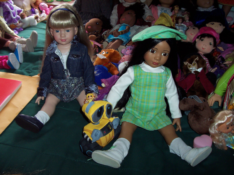 Veni Vidi Dolli: OVERVIEW: Magic Attic Club