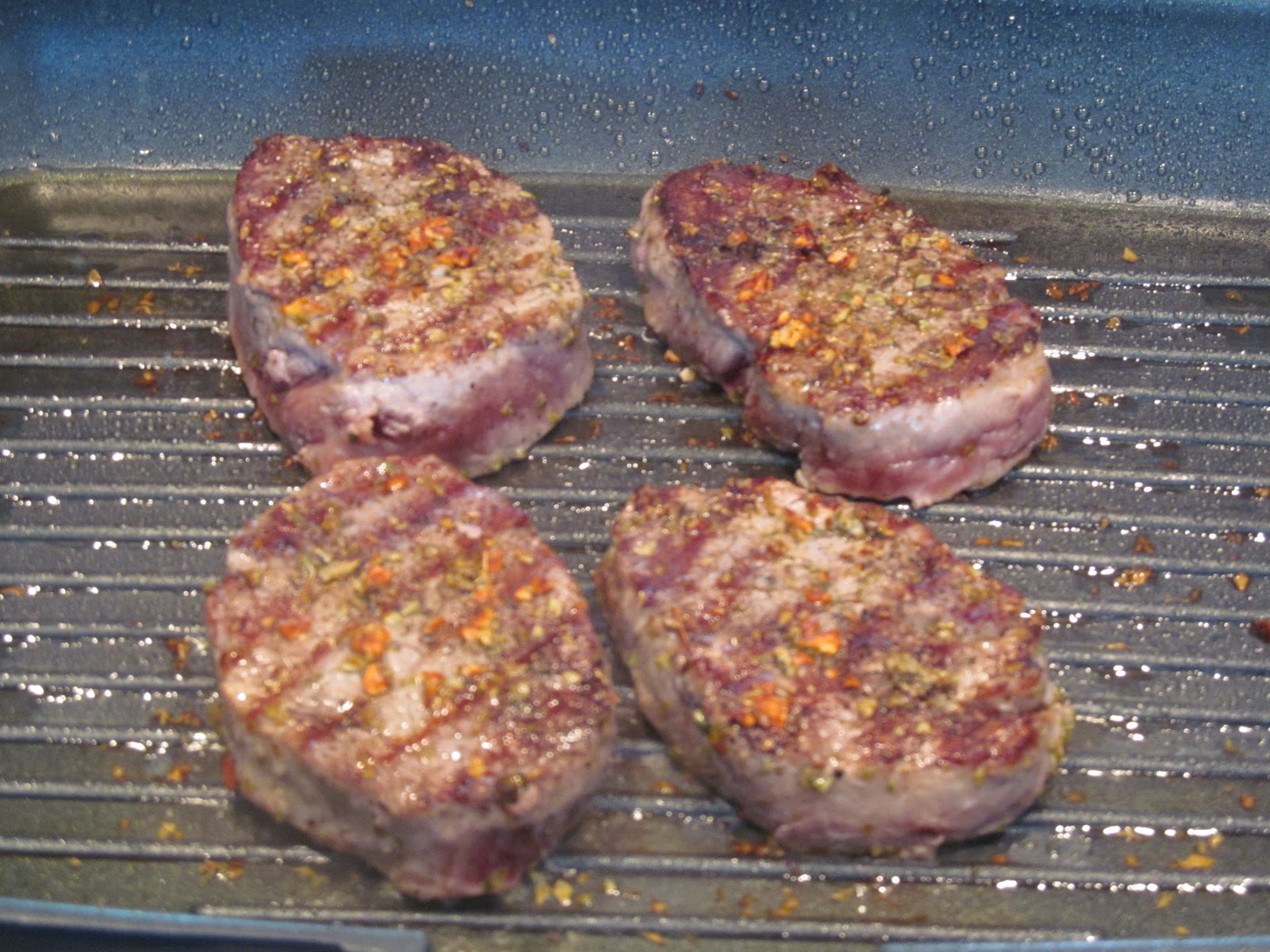 Cozinha do Uldarico: FILÉ MIGNON GRELHADO COM MOLHO DE MAIONESE E CALABRESA