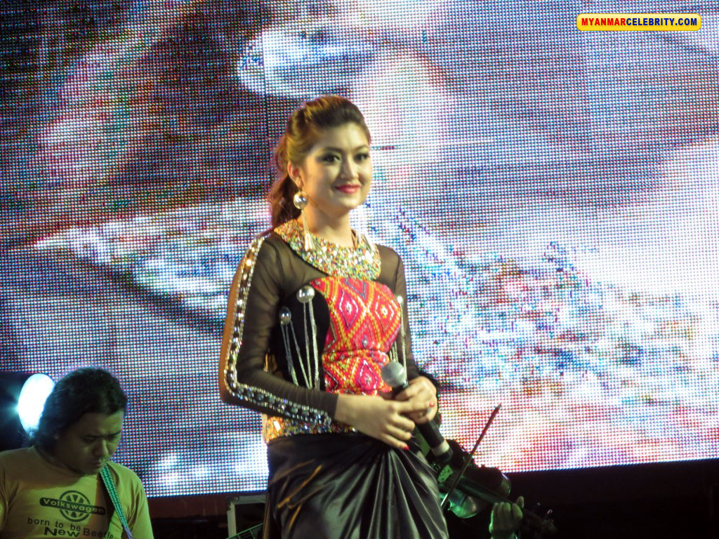 L Seng Zi and Rebecca Win @ Ma Naw A Hla Concert | Myanmar Singer and ...