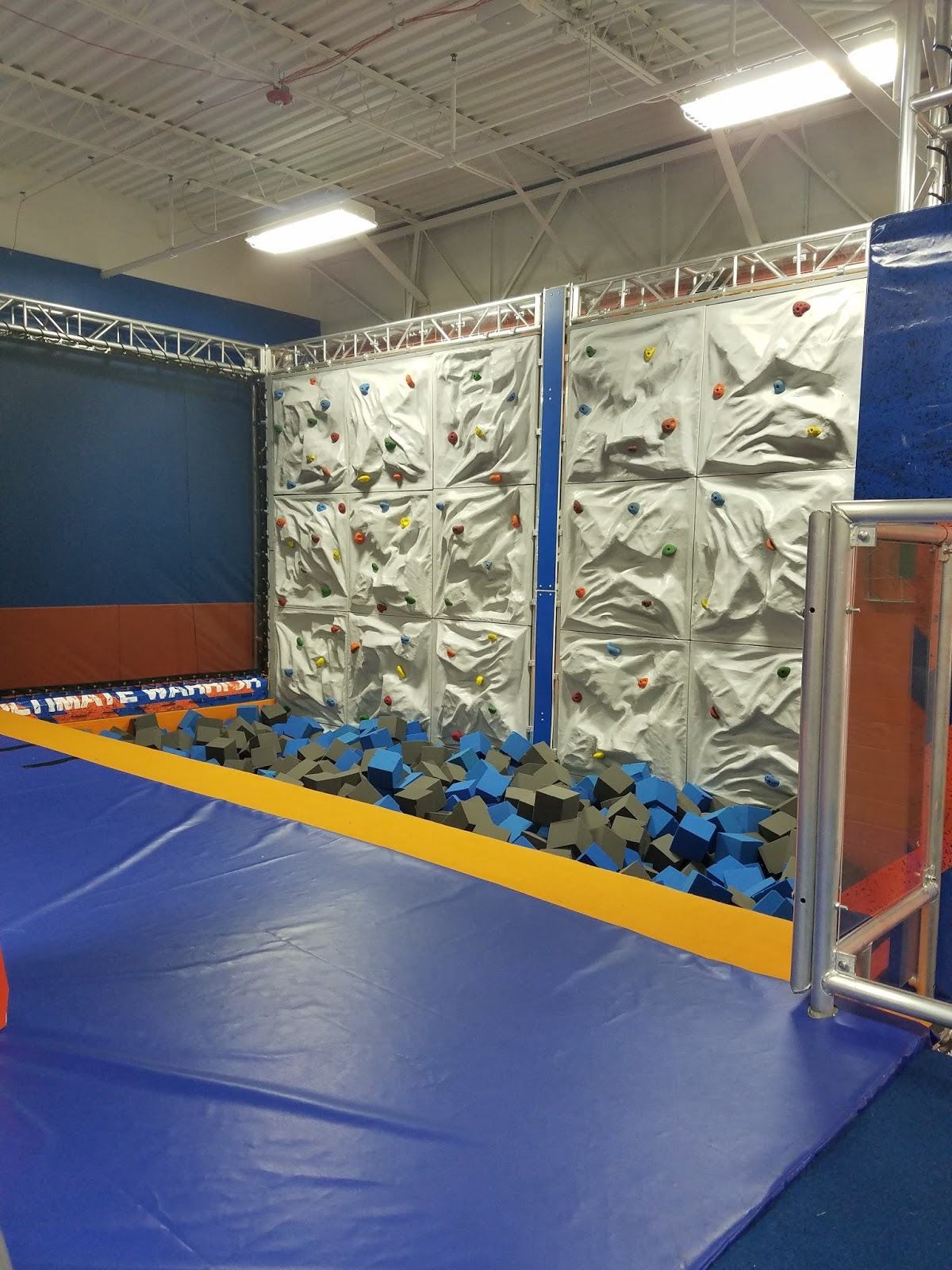 Play St. Louis: Sky Zone Trampoline Park, Fenton