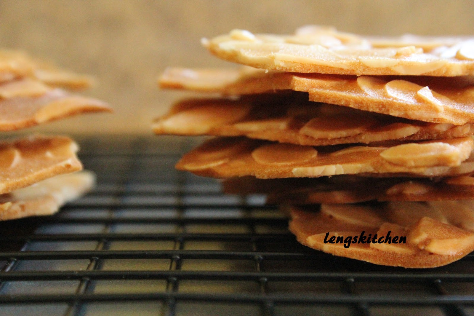 Kitchen Chaos: Almond Thins 杏仁片脆饼 - Chinese New Year Series