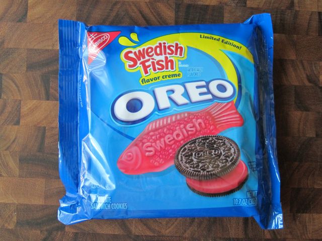Review: Nabisco - Swedish Fish Oreo Cookies