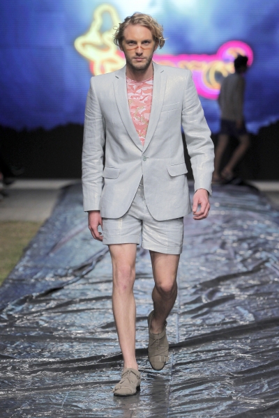 Peruvian Fashion Models: Vincenzo de Col for Edward Venero S/S 2013 - Lima