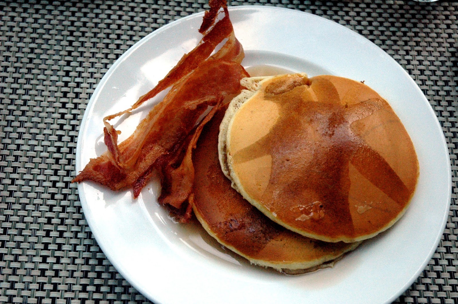 DUDE FOR FOOD: Breakfast at Pico de Loro