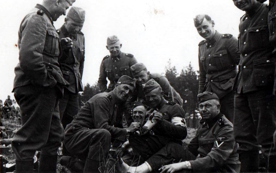 NAZI JERMAN: Foto Prajurit Badut dan Konyol Third Reich