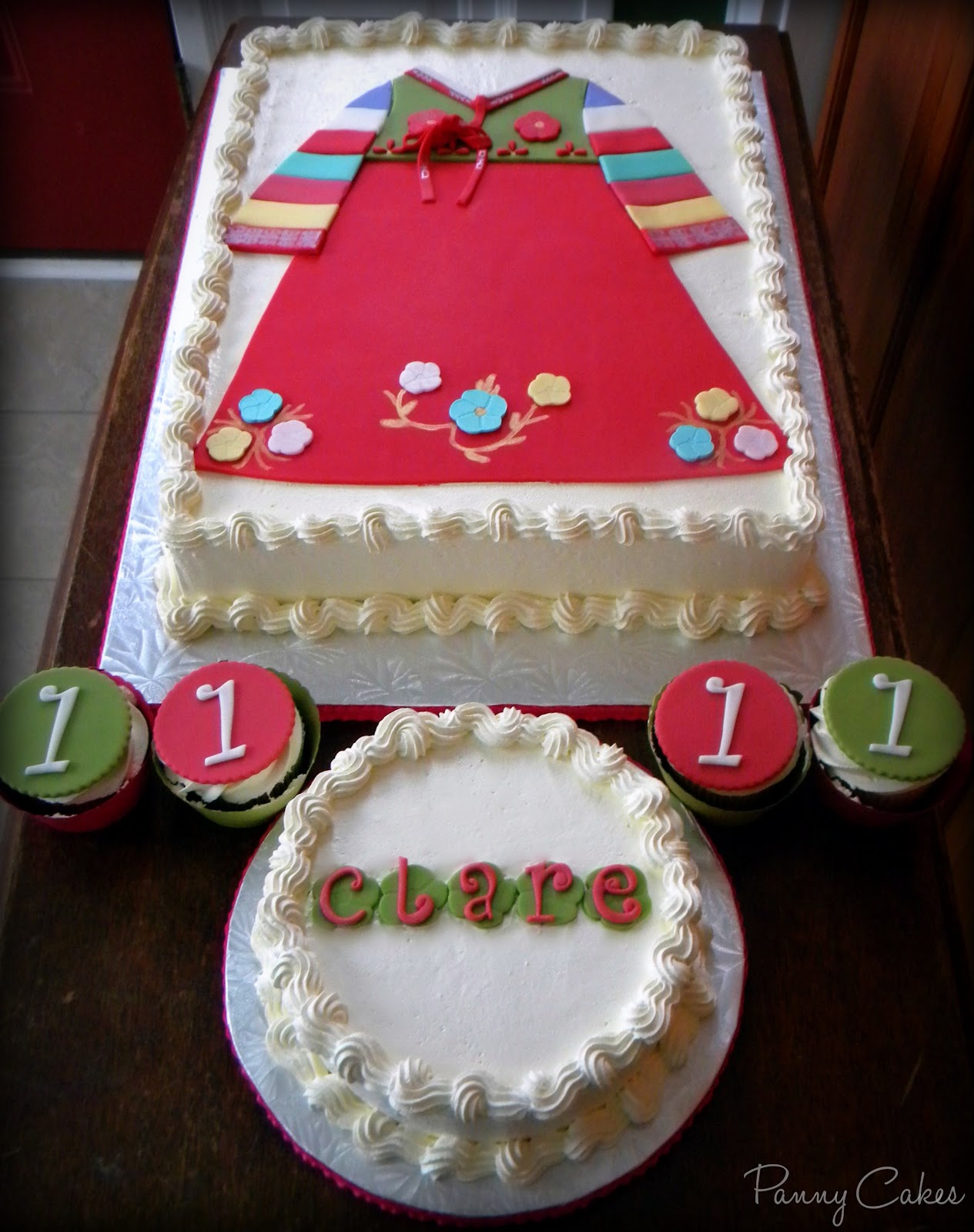 Panny Cakes: Korean Dress (Hanbok) Cake