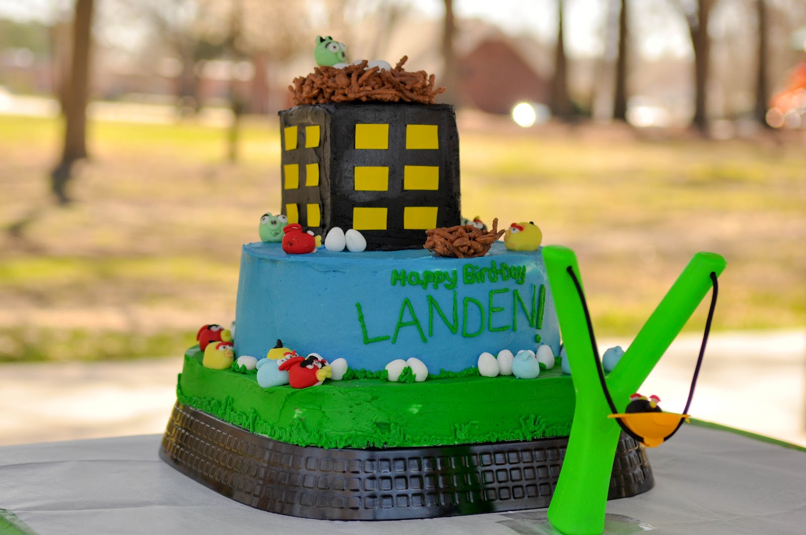 YumYum: Landen's Angry Bird-Day Party!