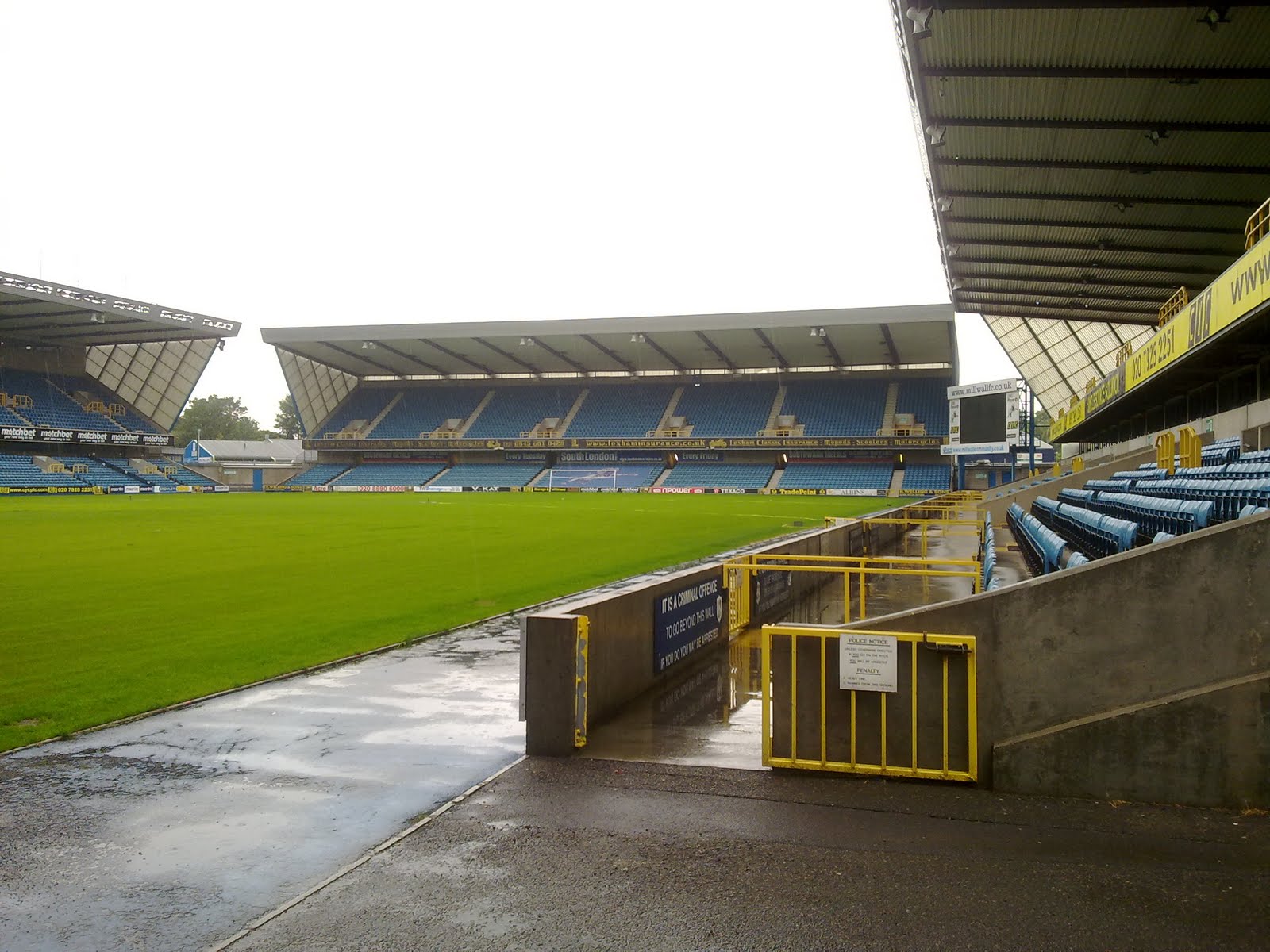 Stamford Bridge (Chelsea F.C.) & The Den (Millwall F.C.) | Aris God ...