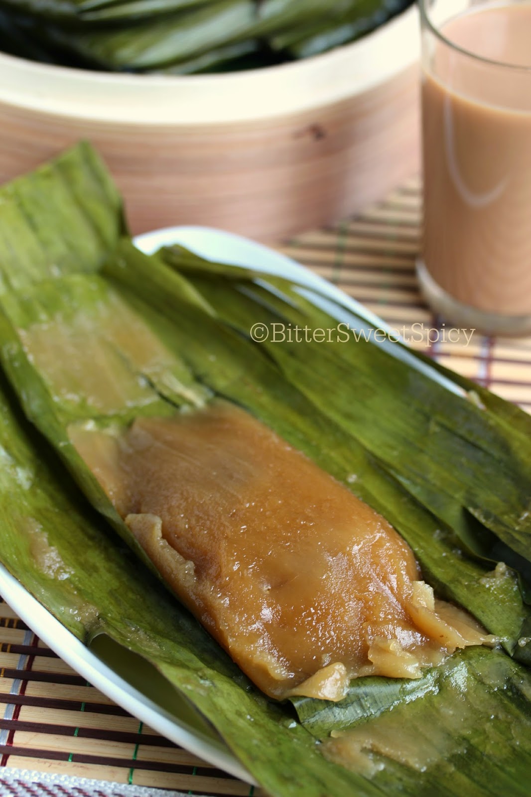 BitterSweetSpicy: Lepat Ubi (Steamed Tapioca Cake)