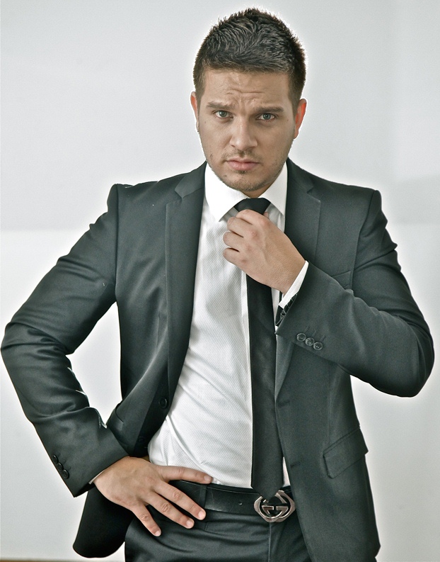 Omar Acedo - Diverso Magazine