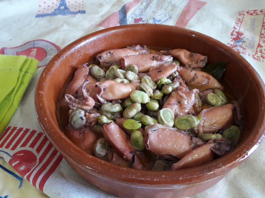 Calamares con habitas baby