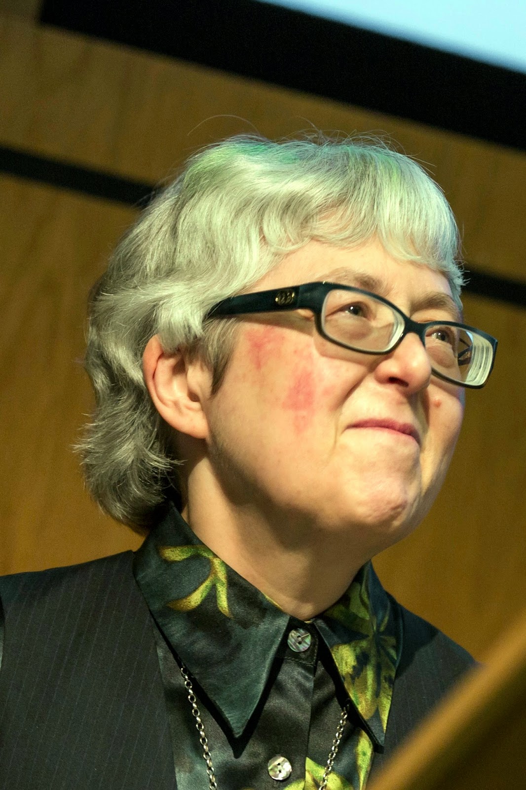 Ambling Along the Aqueduct: The Pleasures of Reading, Viewing, and ...