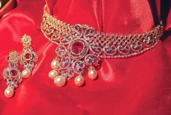 Fascinating Diamond Neck Piece - Jewellery Designs