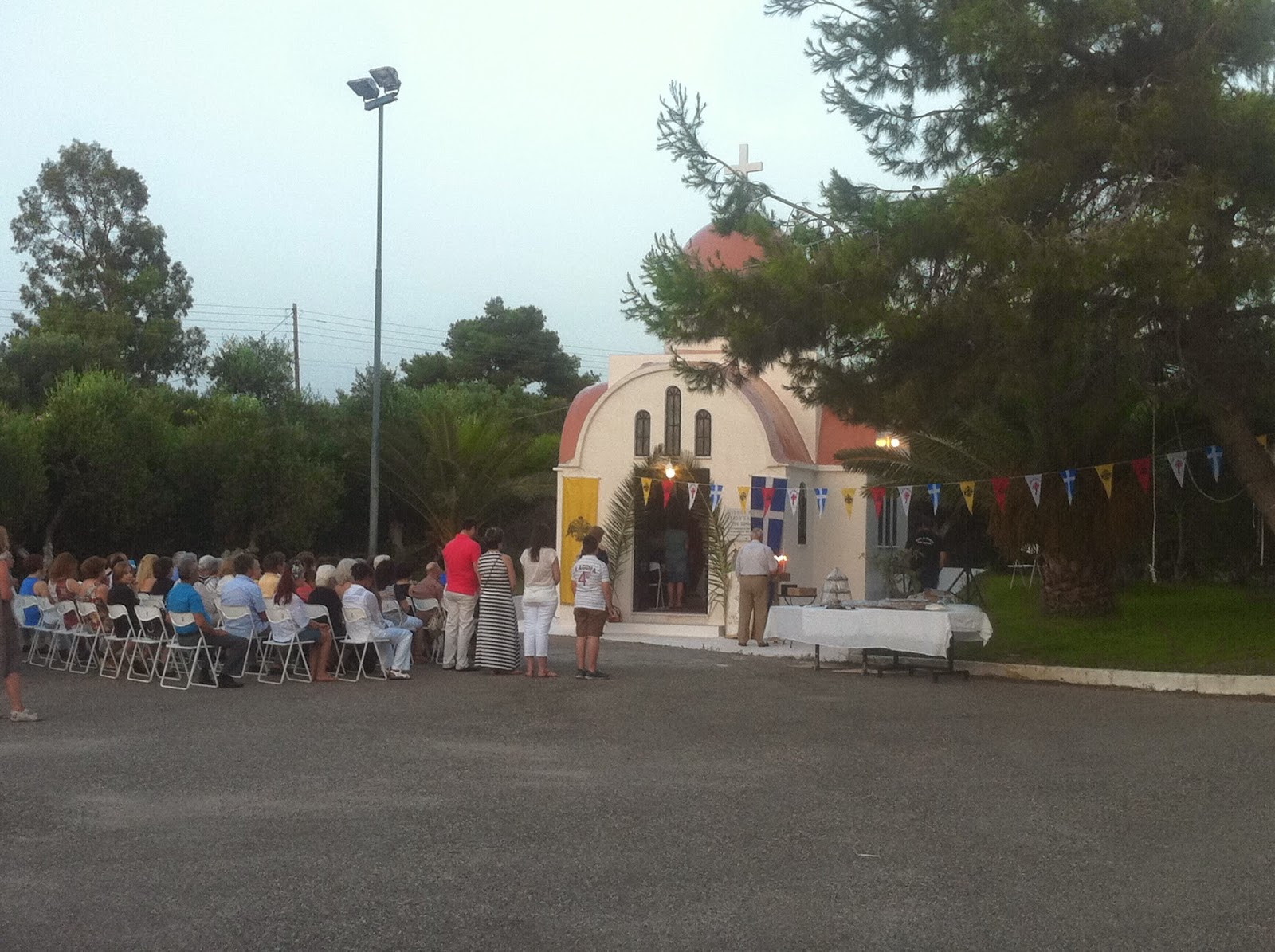 ΜΕ ΛΑΜΠΡΟΤΗΤΑ ΓΙΟΡΤΑΣΤΗΚΕ Ο ΠΡΟΣΤΑΤΗΣ ΤΩΝ ΞΕΝΟΔΟΧΩΝ ΤΡΙΦΥΛΙΑΣ