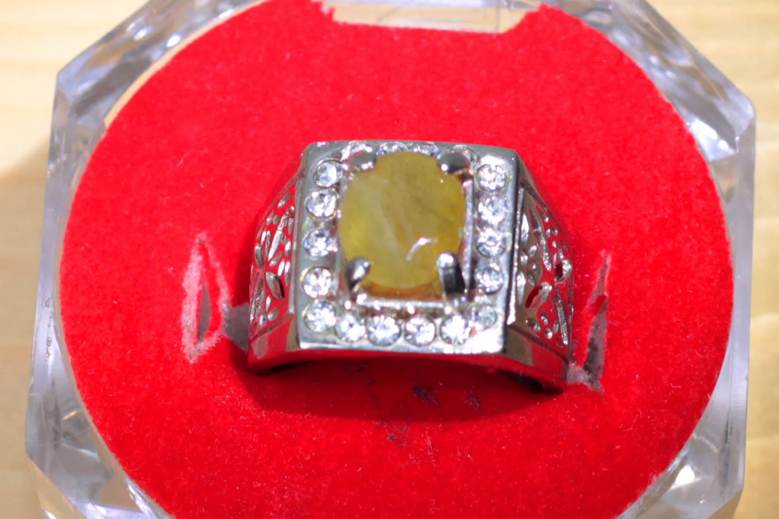 jual beli segala rupa: Batu Cincin Safir Kuning / Yellow Sapphire ...