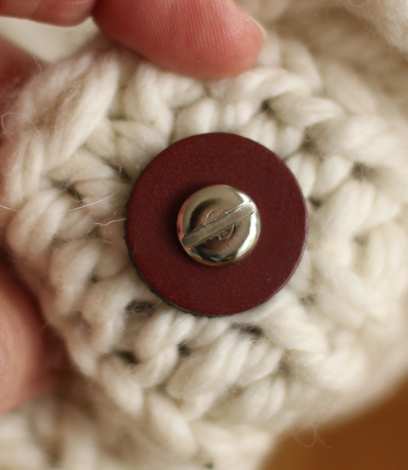Fyberspates: Super clever fixings! Shawl Pins and Leather closures.