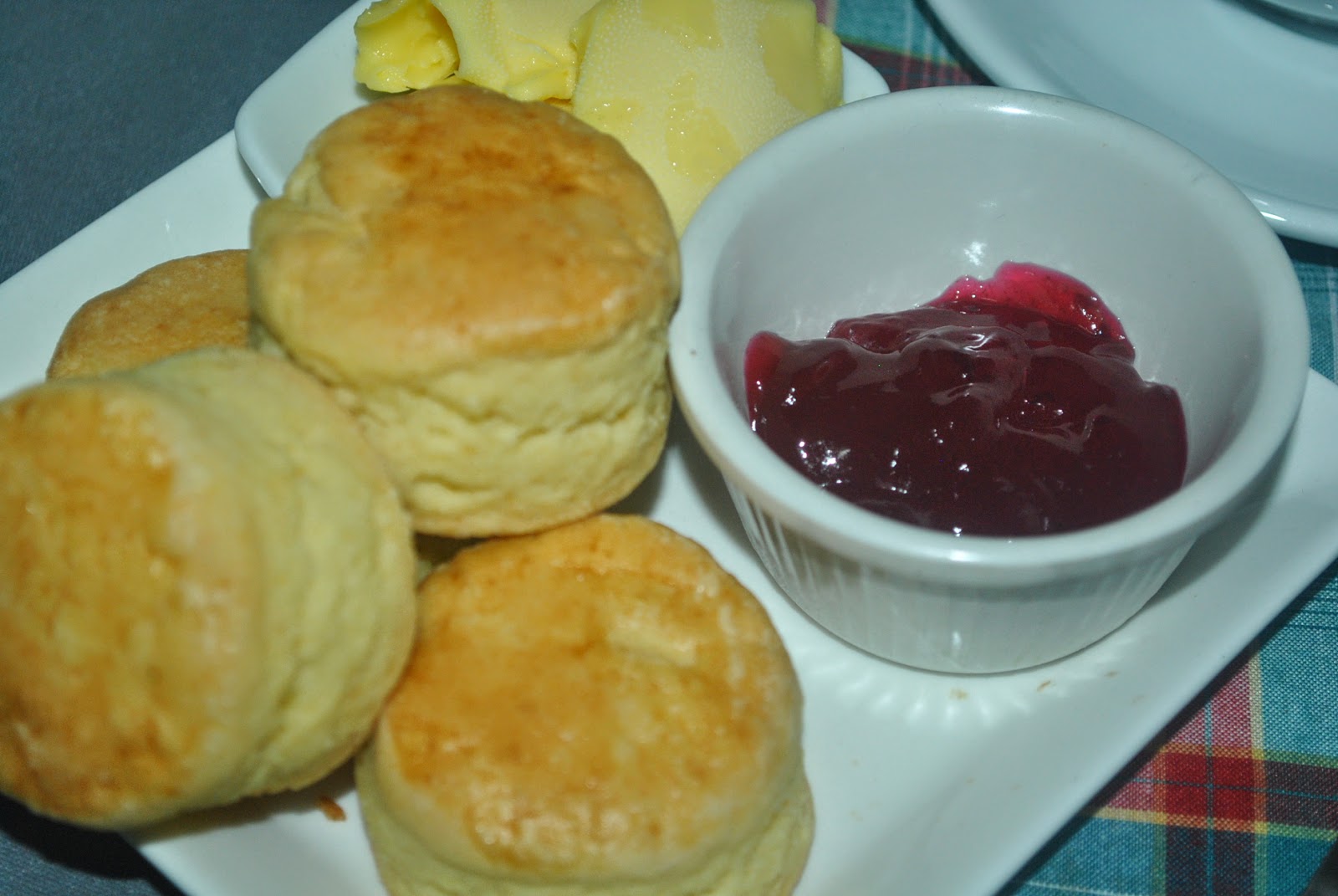 PATYSKITCHEN: FLANKY BUTTERMILK BISCUITS