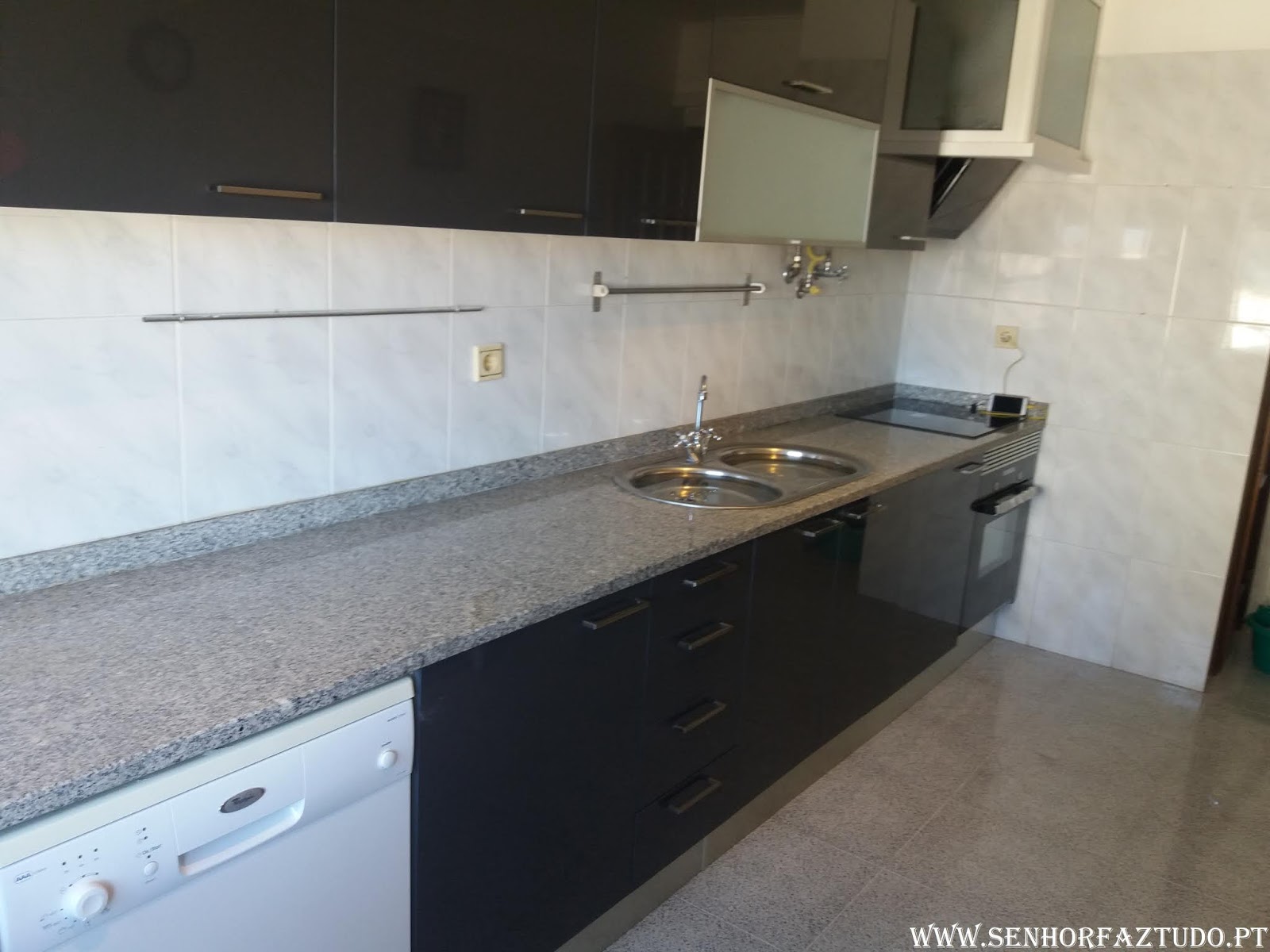 Instalação de uma cozinha Luxury Antrascite do Brico Depot No Monte Abraão