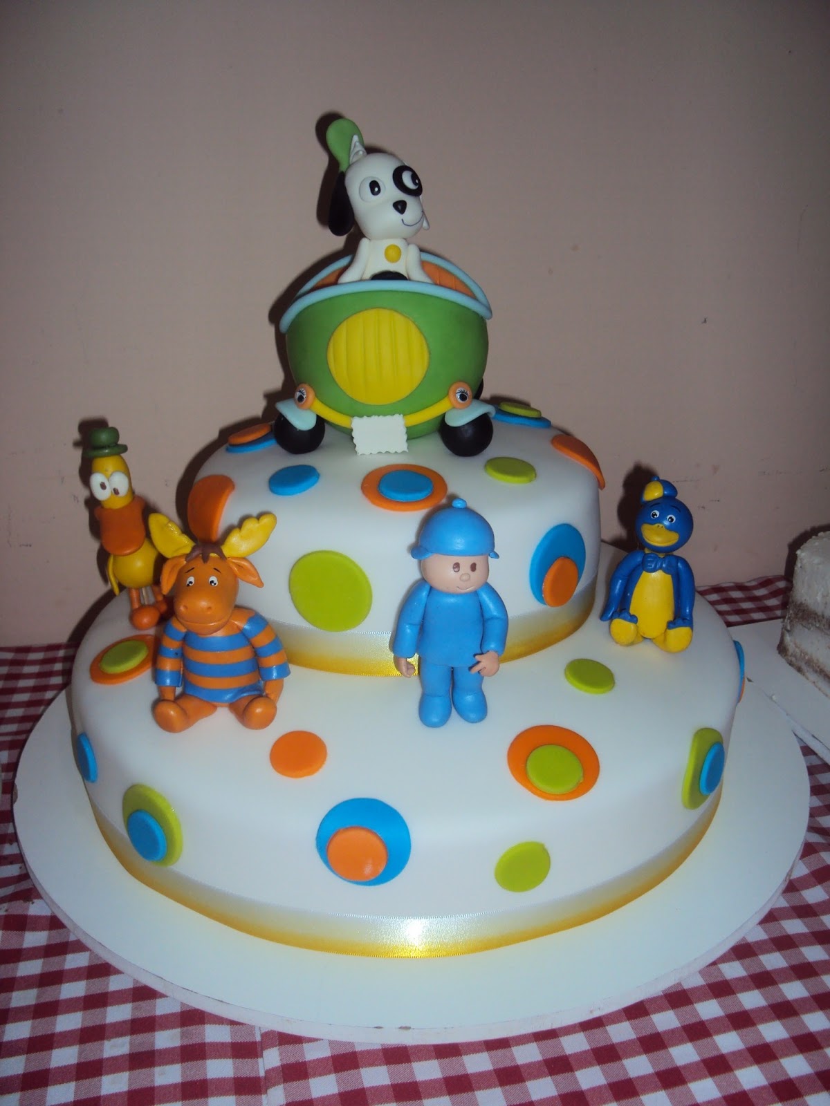 JASMIM DOCES E TORTAS: BOLO DISCOVERY KIDS