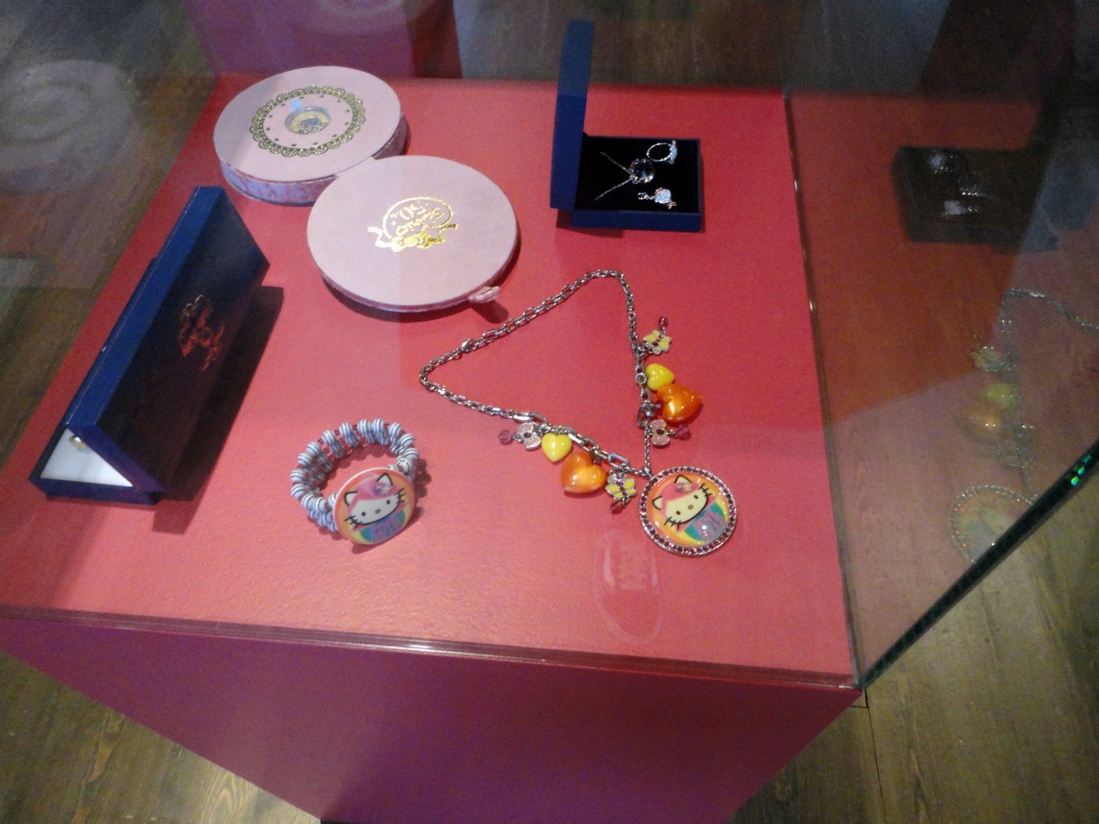 The Proud Daydreamer: Hello Kitty says hello to Holland.