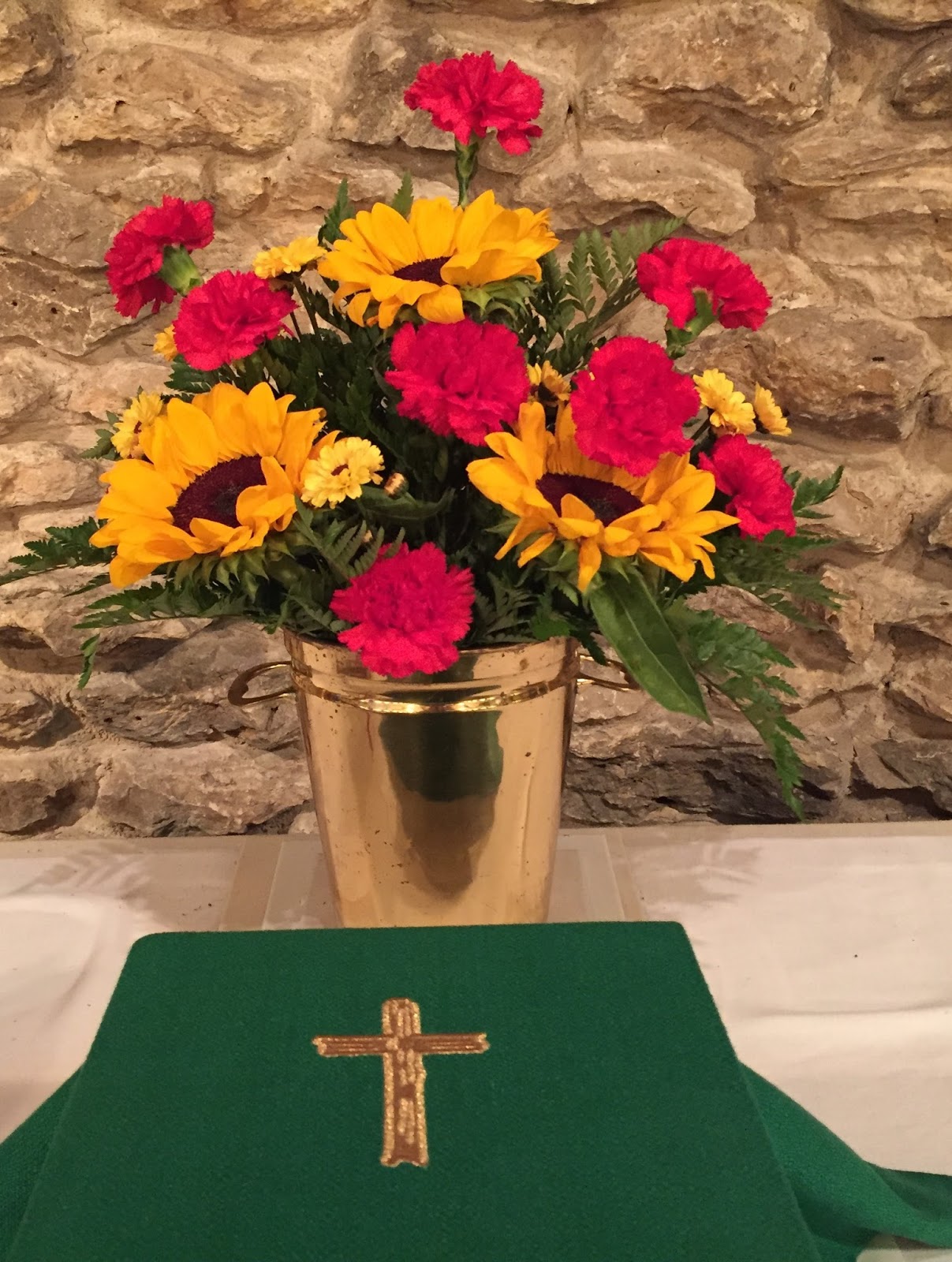 Scenes from Hurst-Euless-Bedford: Flowers at St Michaels