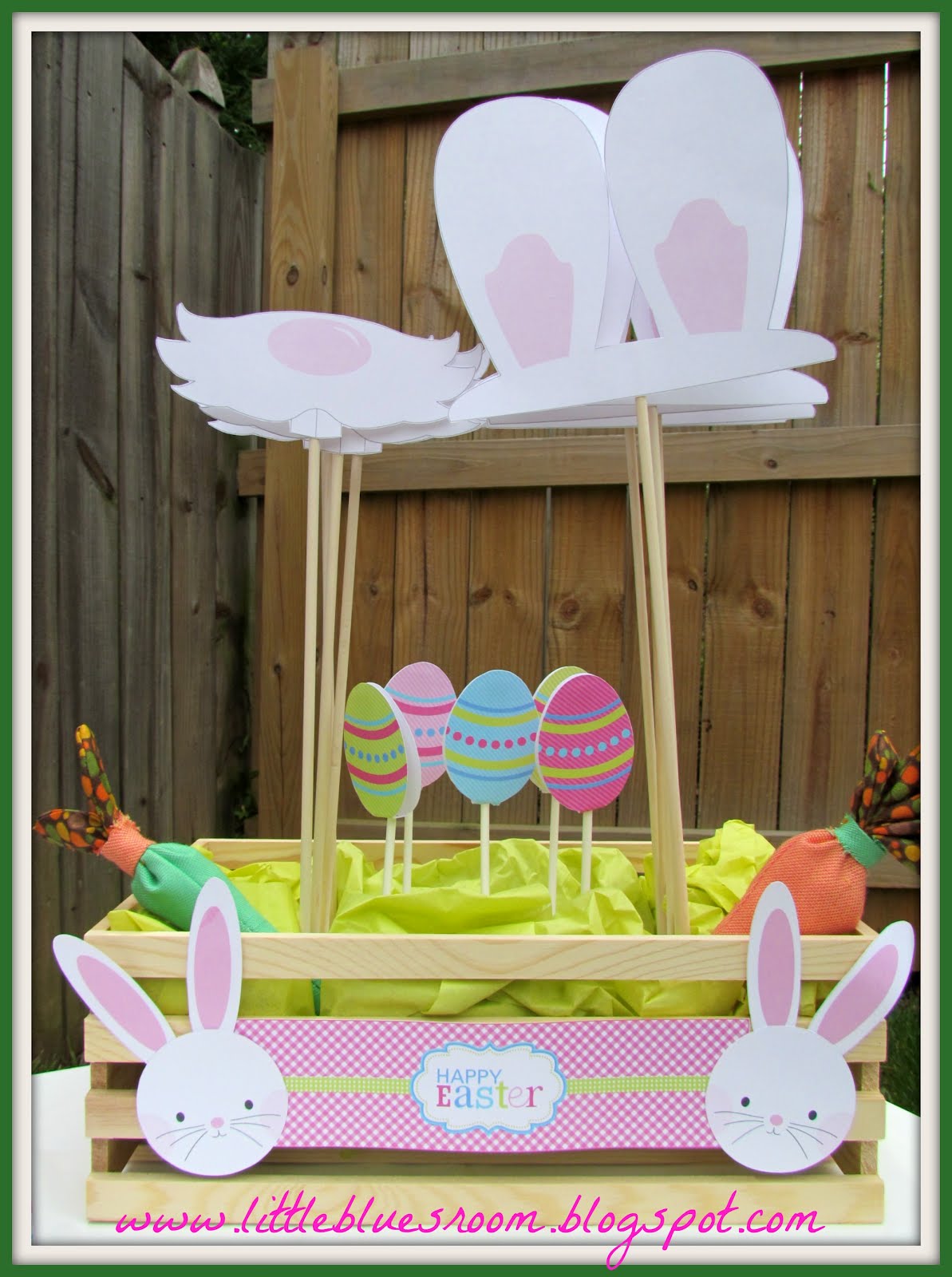Little Blue's Room: A Hoppin' Egg Hunt