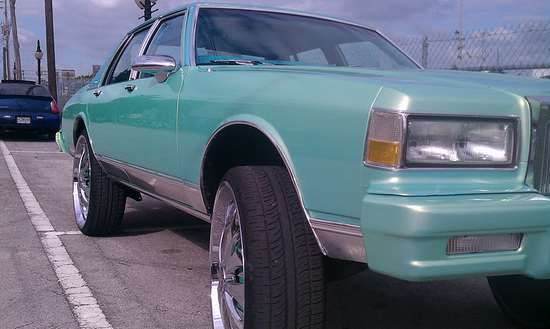 PHOTOGRAPHY BY MIAMIEARL: Box Chevy on 28" DUB Esinem Floaters