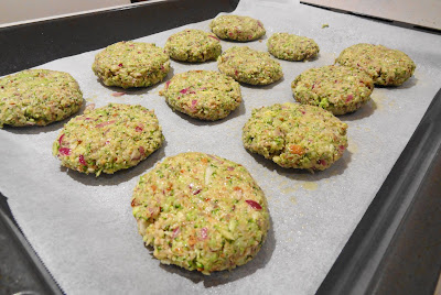 Veganise This!: Broccoli burgers on the blogger-go-round
