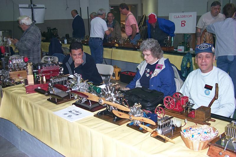 大神戸共榮圈: Ron Colonna