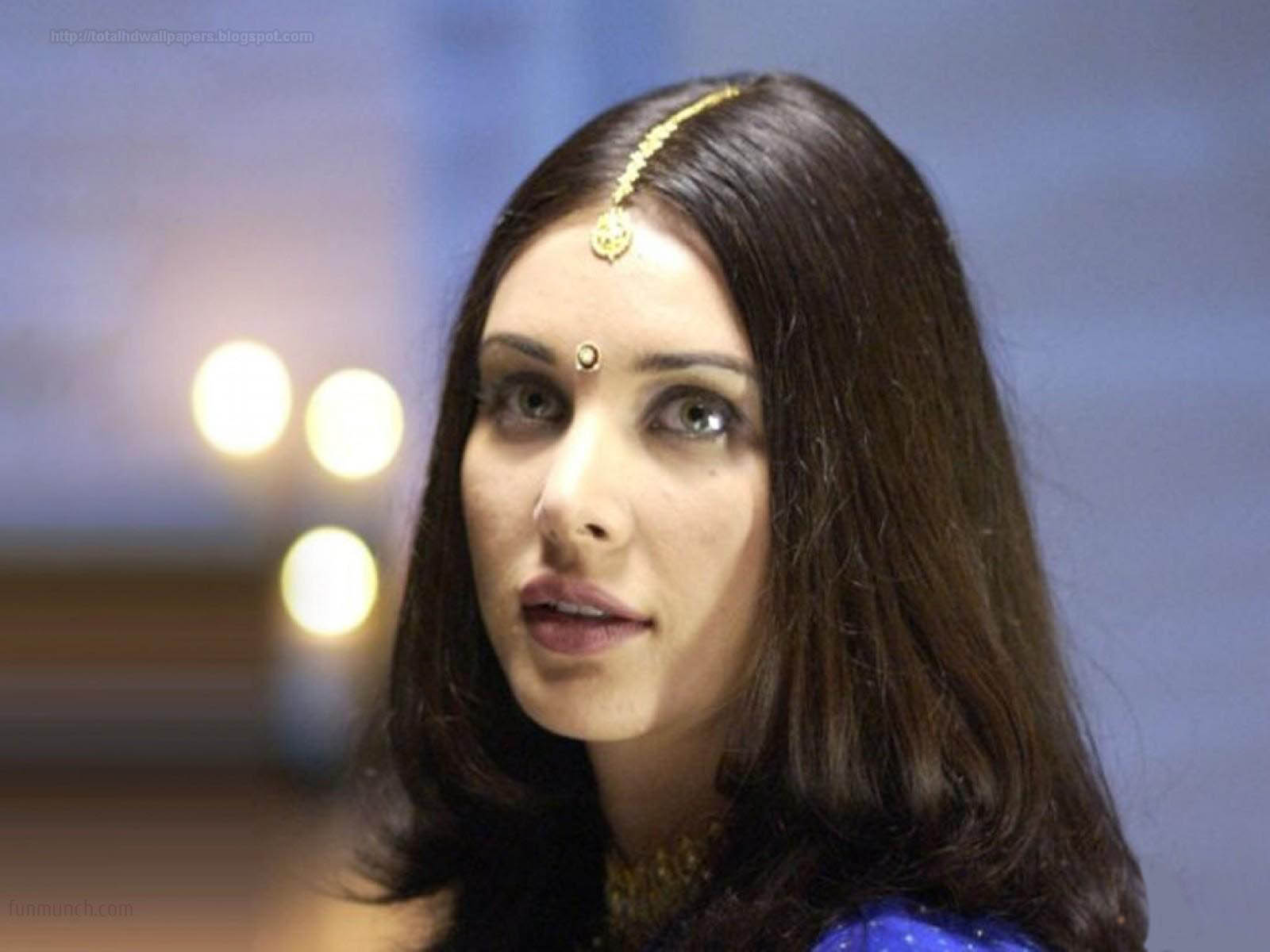 HD Wallpapers: Lisa Ray Wallpapers hd