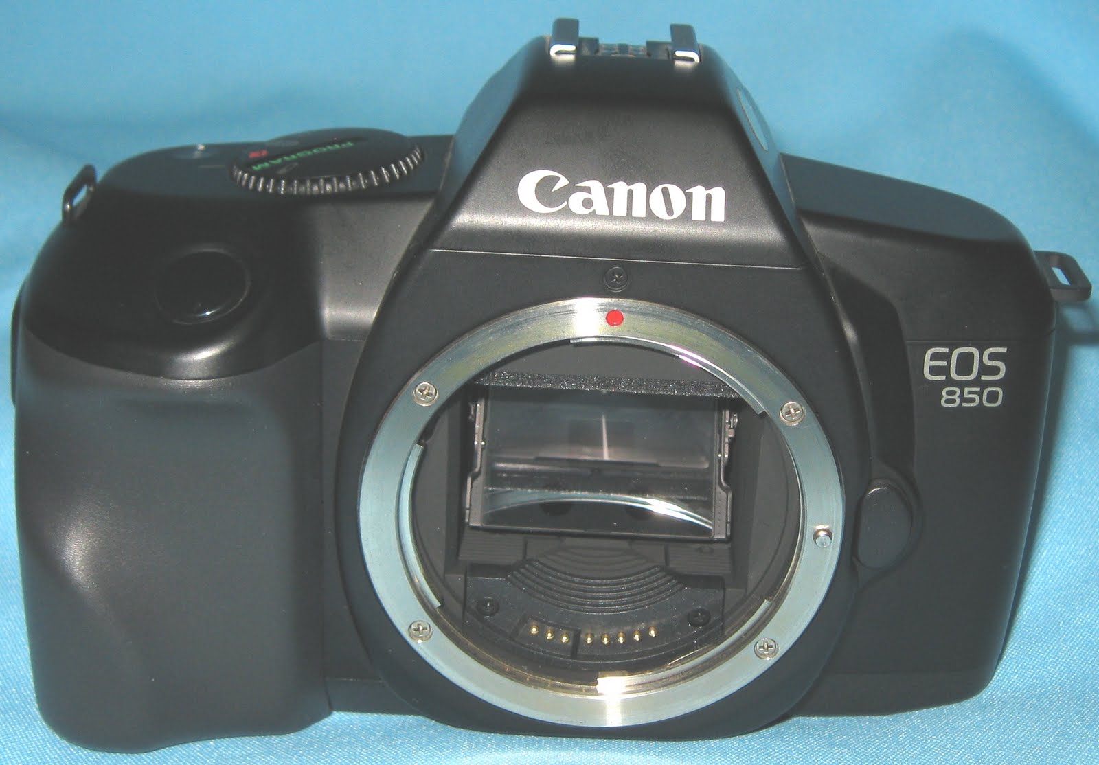 The Chens: The User's Review: Canon EOS 850, released 1988 and ended in ...