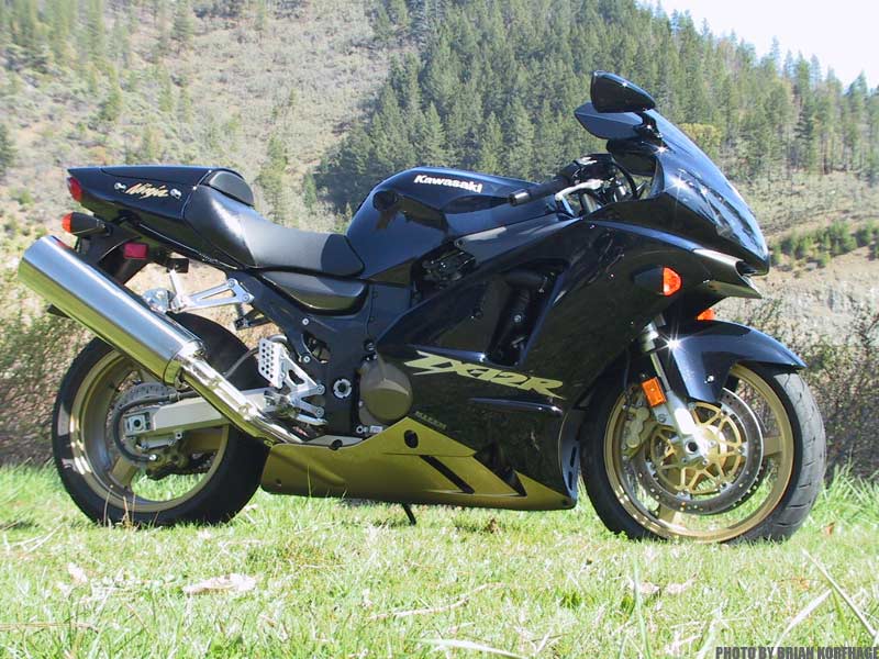 Kawasaki ZX 12R Symbol of Man Pride - BIKE