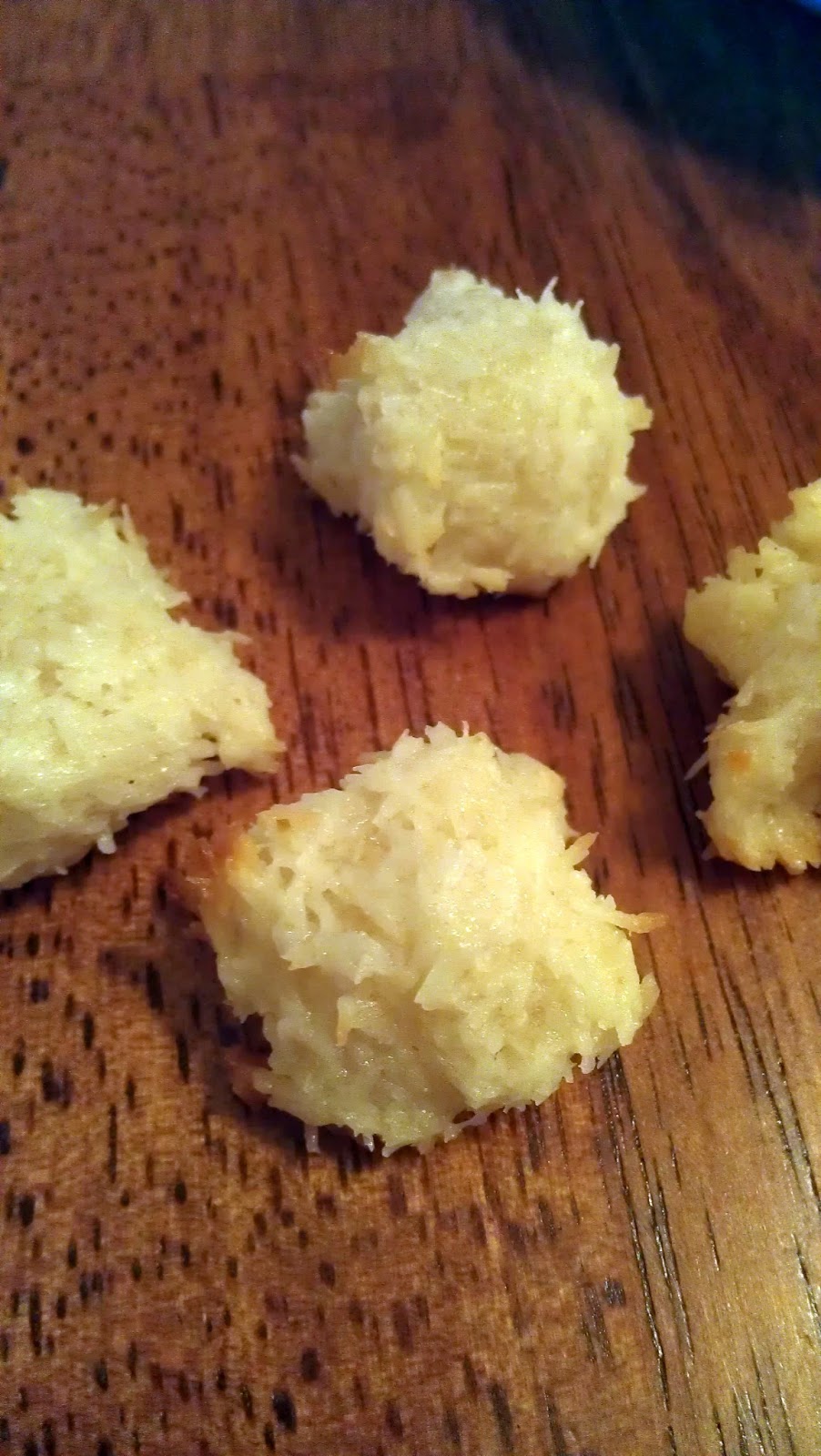 OrganiKeres: Miniature Vegan Coconut Macaroons