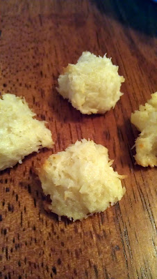 OrganiKeres: Miniature Vegan Coconut Macaroons