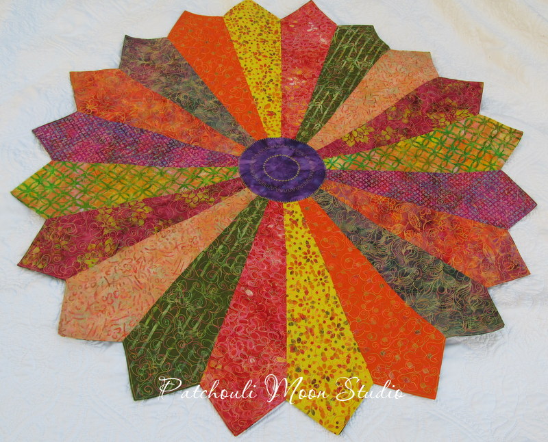 Patchouli Moon Studio: Jumbo Dresden Plate Table Topper