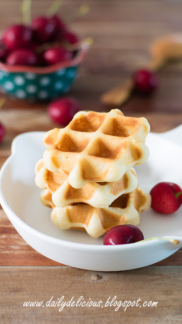 dailydelicious: Mini Waffles