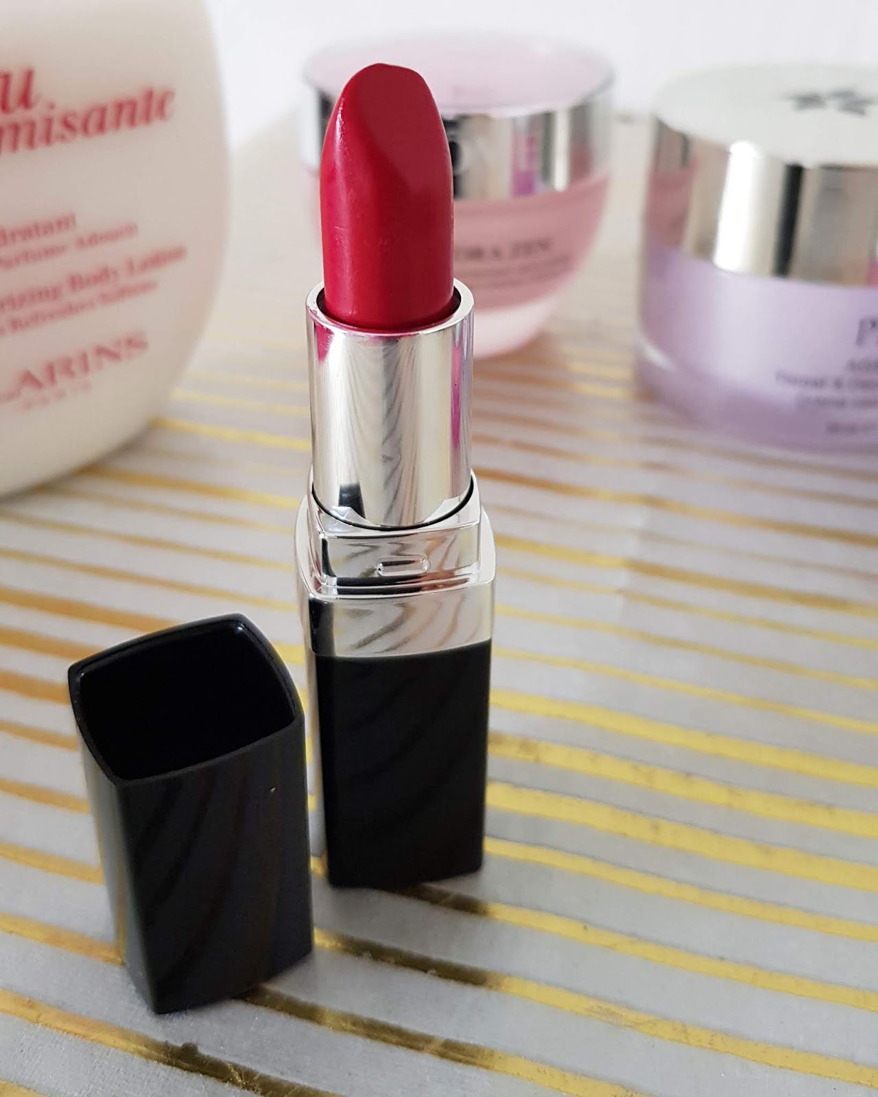 Bring your face alive with Look Fabulous Forever | Is This Mutton?