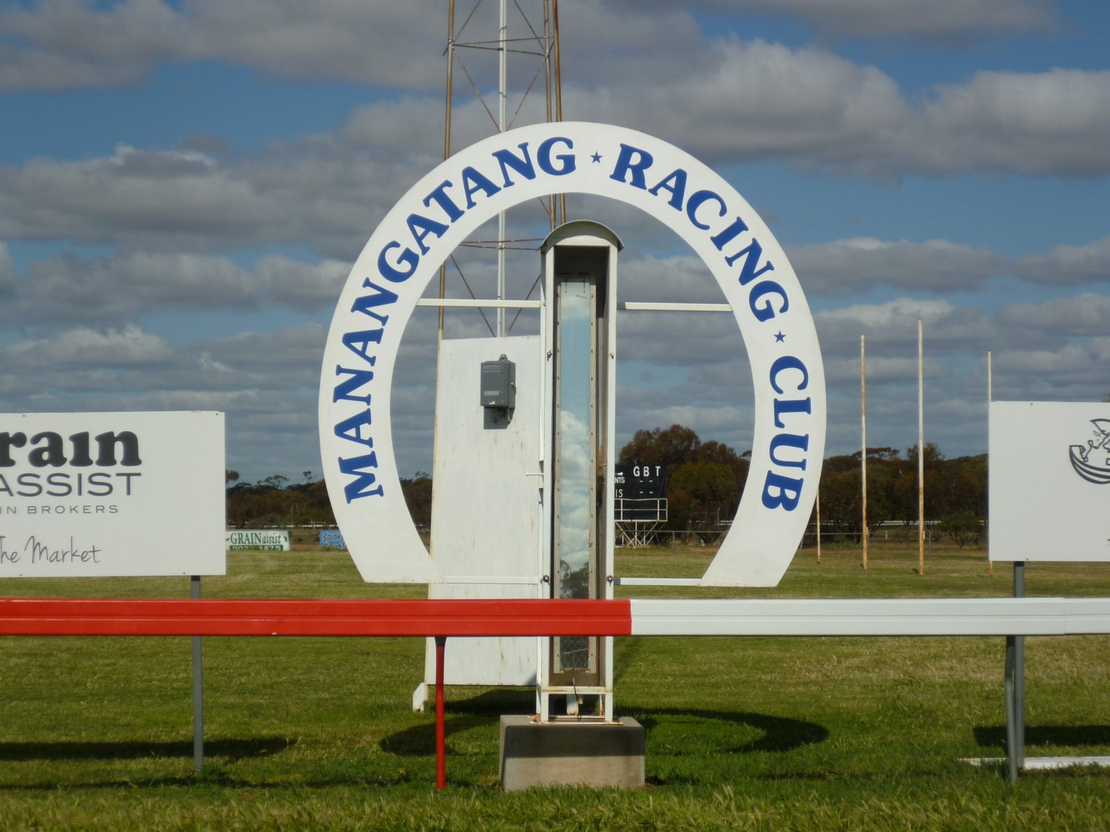 Witchwae on the Move: Manangatang Bush Races