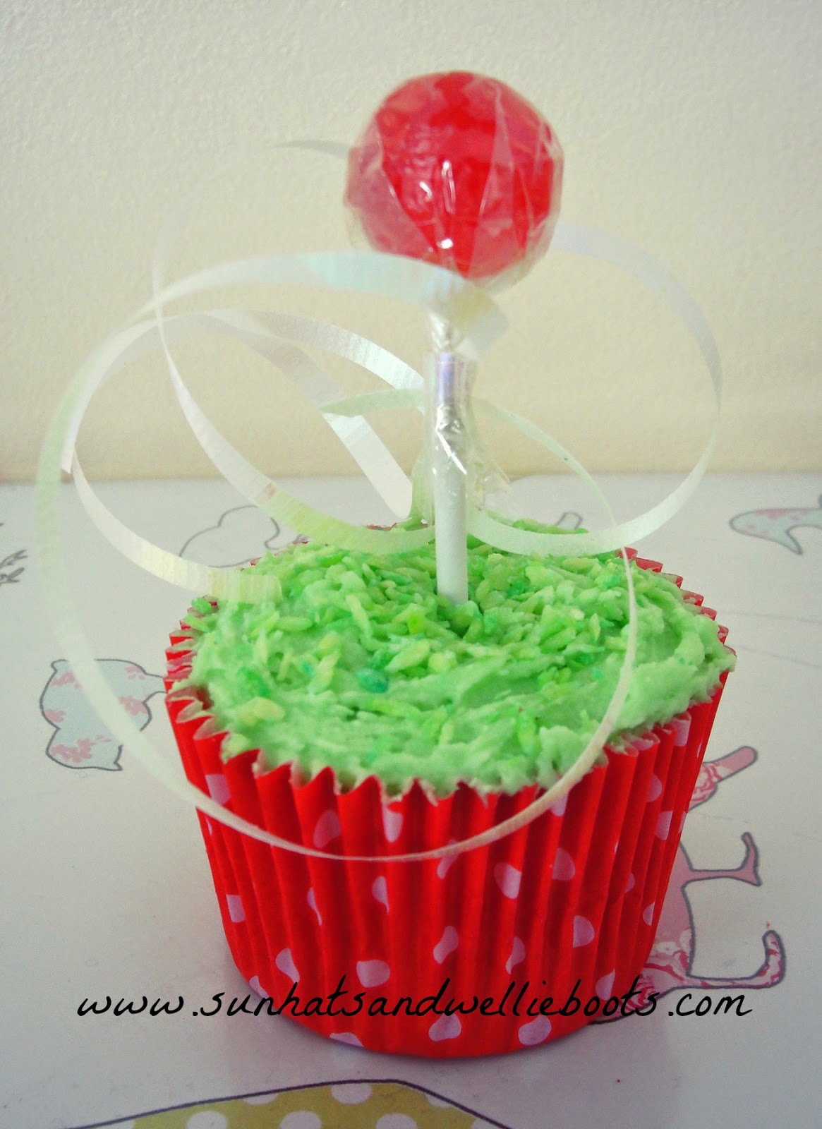 Sun Hats & Wellie Boots: Maypole Cupcakes for May Day