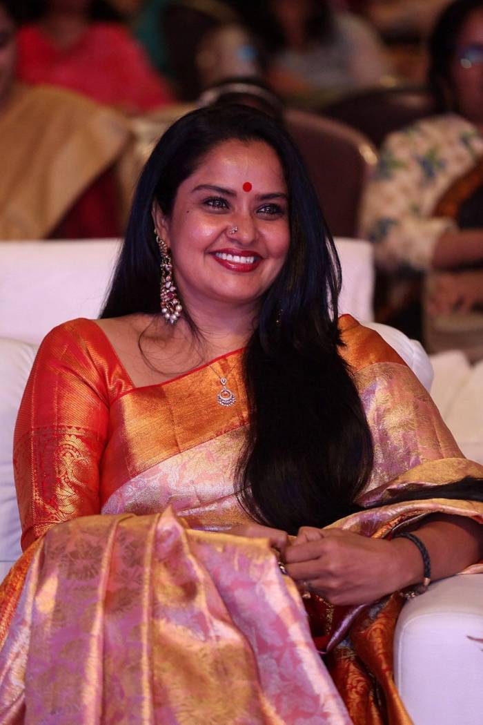 Indian Actress Pragathi Aunty Long Hair In Pink Saree - Indian Saree Collection