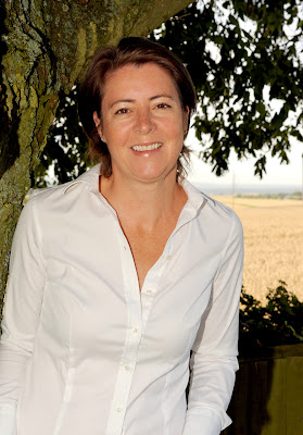 Junior's Pantry's founder - Kate Finch with a 'Handy Chicken Pasta Bake ...