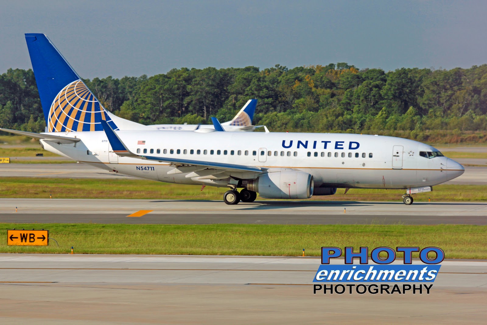 Photo Enrichments: UNITED AIRLINES / UNITED EXPRESS