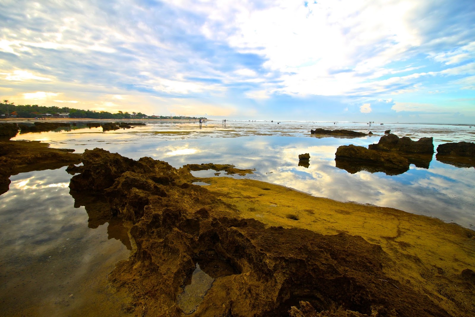 Menikmati keindahan Pantai Santolo, Garut - nyeritain.com
