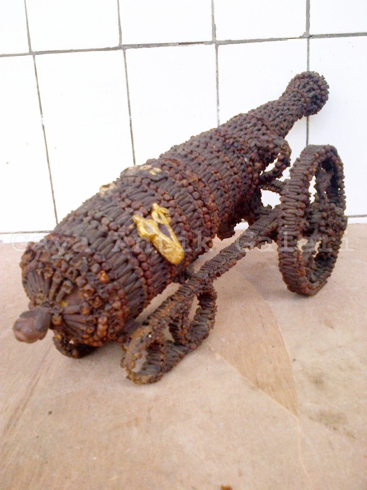 Gaya Antik Galeri : Miniatur Unik Meriam Kuno VOC Bahan Cengkeh